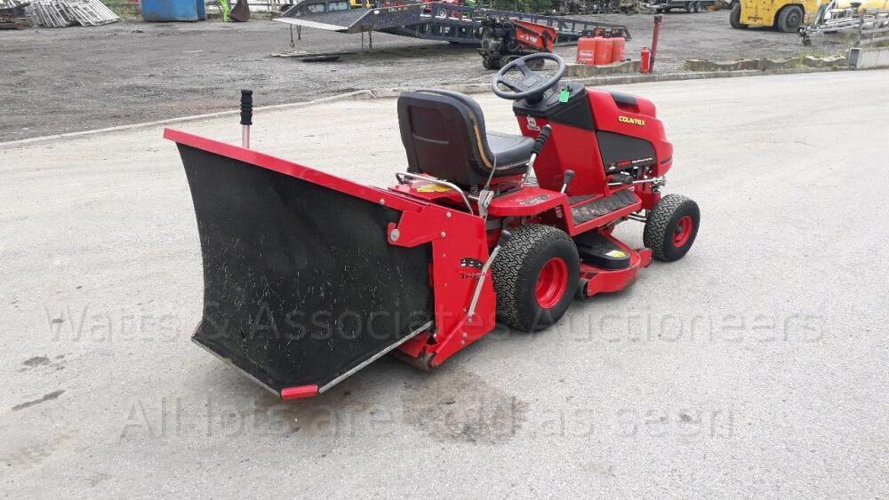 COUNTAX C400H petrol ride on mower c/w collection box | Day 1 Carlton ...