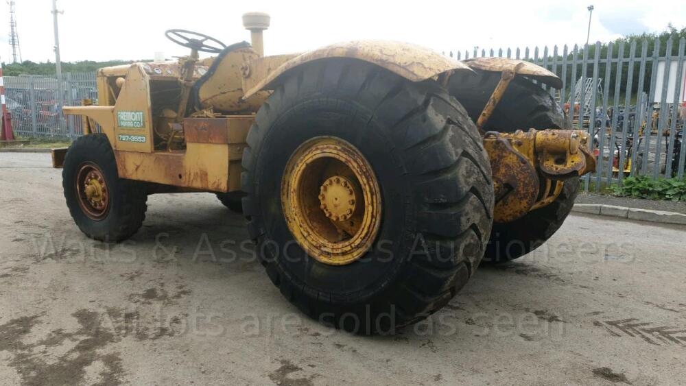 CATERPILLAR DW15 scraper tractor (s/n 45C653) with rear winches ...
