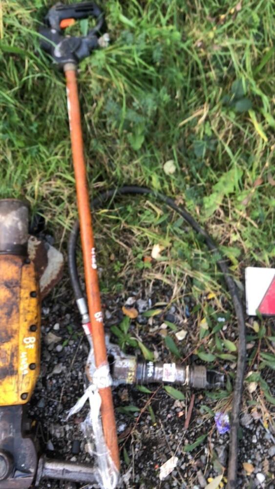 Pneumatic soil pick & breaker | Day 3 Carlton Timed Sale *Ending from 9 ...