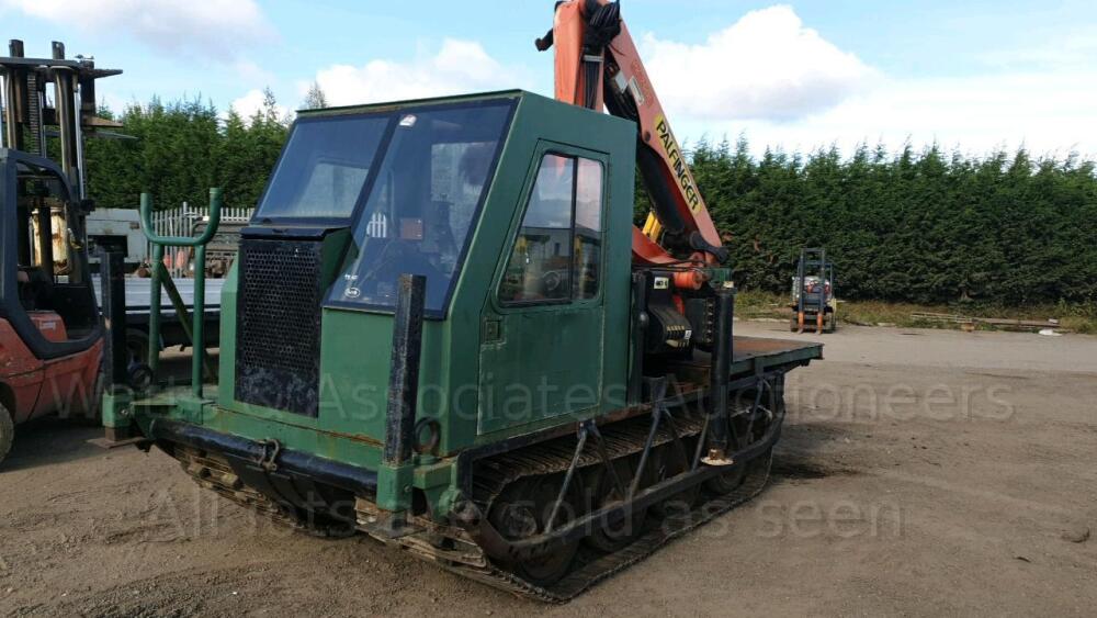 BOMBARDIER Muskeg Carrier tracked tool carrier with PALFINGER PK750 ...