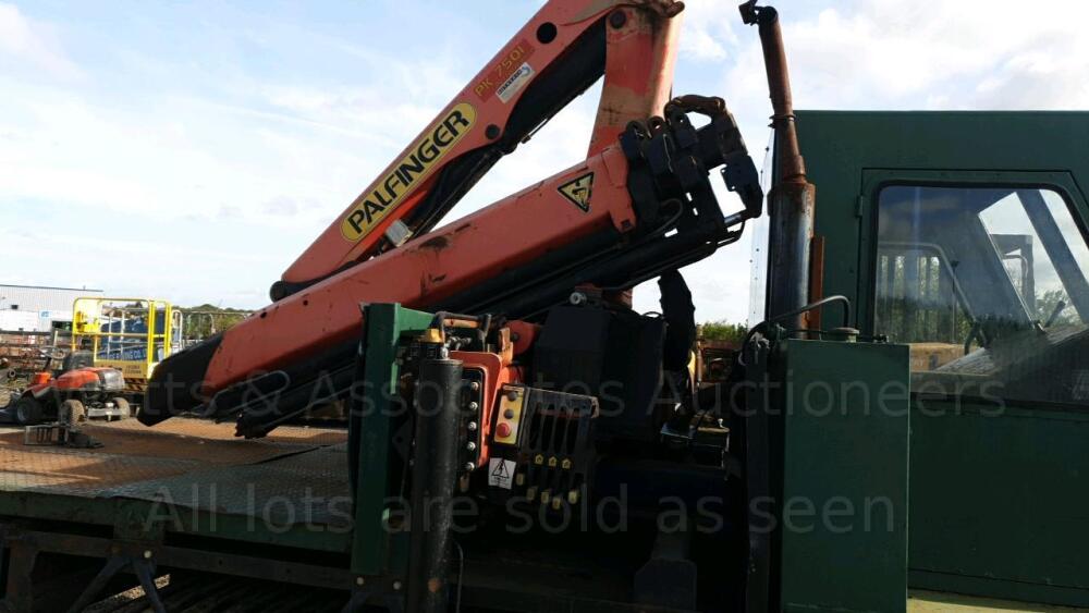 BOMBARDIER Muskeg Carrier tracked tool carrier with PALFINGER PK750 ...