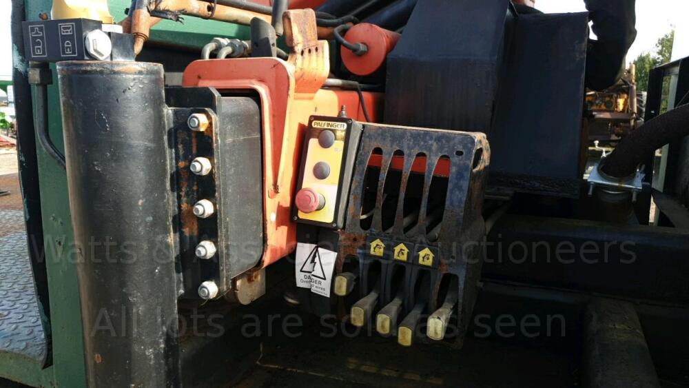 BOMBARDIER Muskeg Carrier tracked tool carrier with PALFINGER PK750 ...