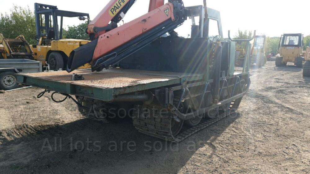 BOMBARDIER Muskeg Carrier tracked tool carrier with PALFINGER PK750 ...