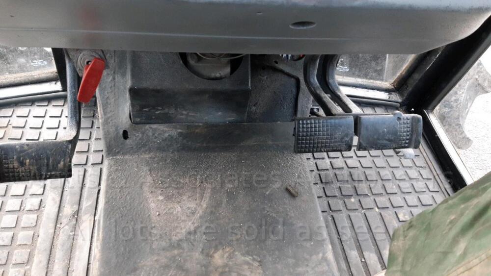 1394 CASE INTERNATIONAL equal wheel 4wd synchro tractor c/w CARRARO ...