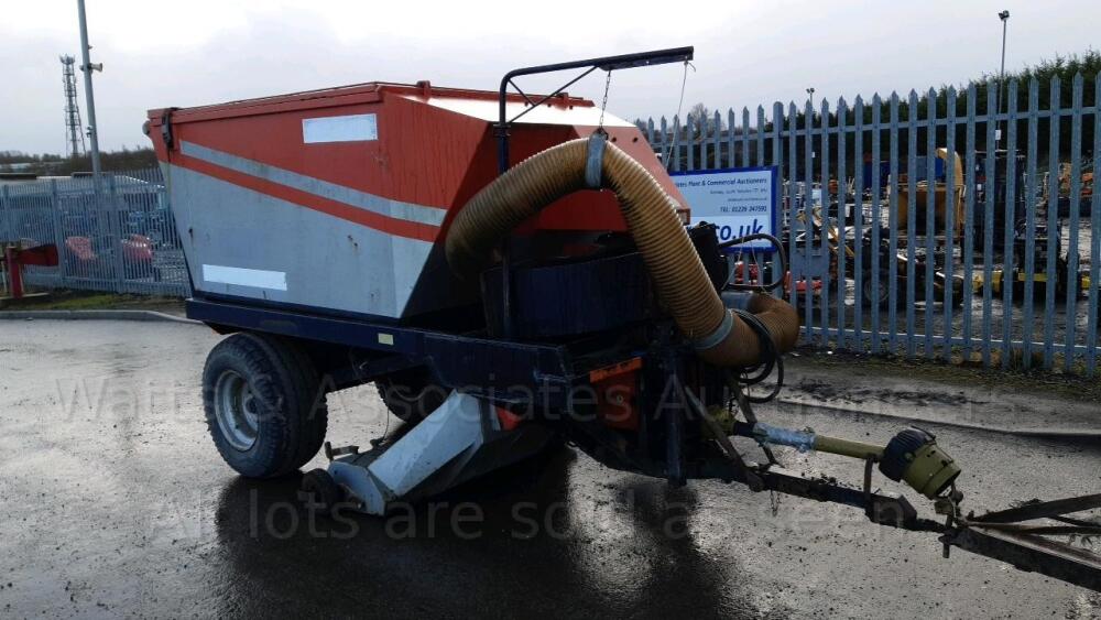 TRILO trailed vacuum sweeper c/w pto shaft (s/n 1/5757) | Day 1 Carlton ...