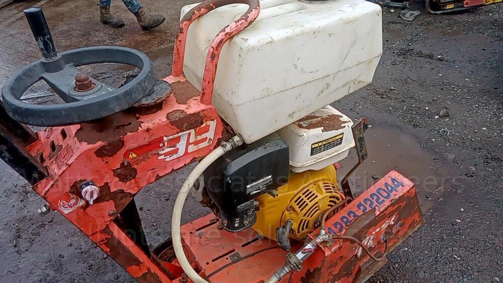 CLIPPER C99 floor saw c/w dust suppression bottle | Day 3 Carlton Timed ...