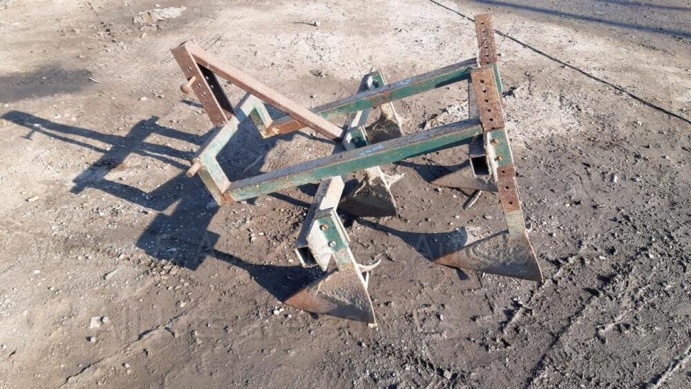 Ridger for compact tractor | Day 1 Carlton LIVE SALE (internet bidding ...