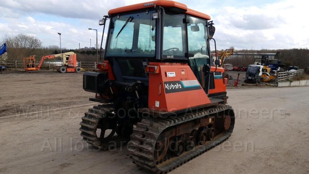 KUBOTA KM-90D rubber tracked tractor c/w air conditioning, twin ...