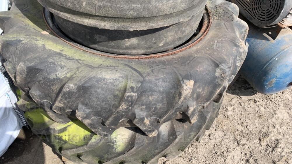 4 x MASSEY FERGUSON 35 wheels & tyres | Day 3 Carlton Timed Sale ...