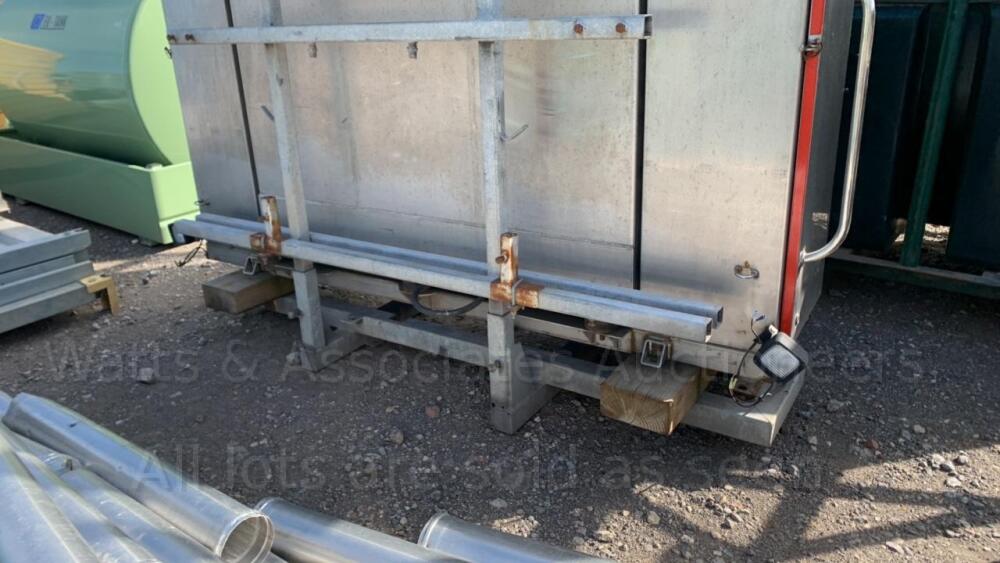 Stainless steel truck rear mounted locker box c/w built in 600 litres ...