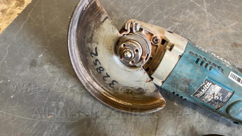 MAKITA 9'' 110v angle grinder | Day 2 Carlton Timed Sale (Main building ...