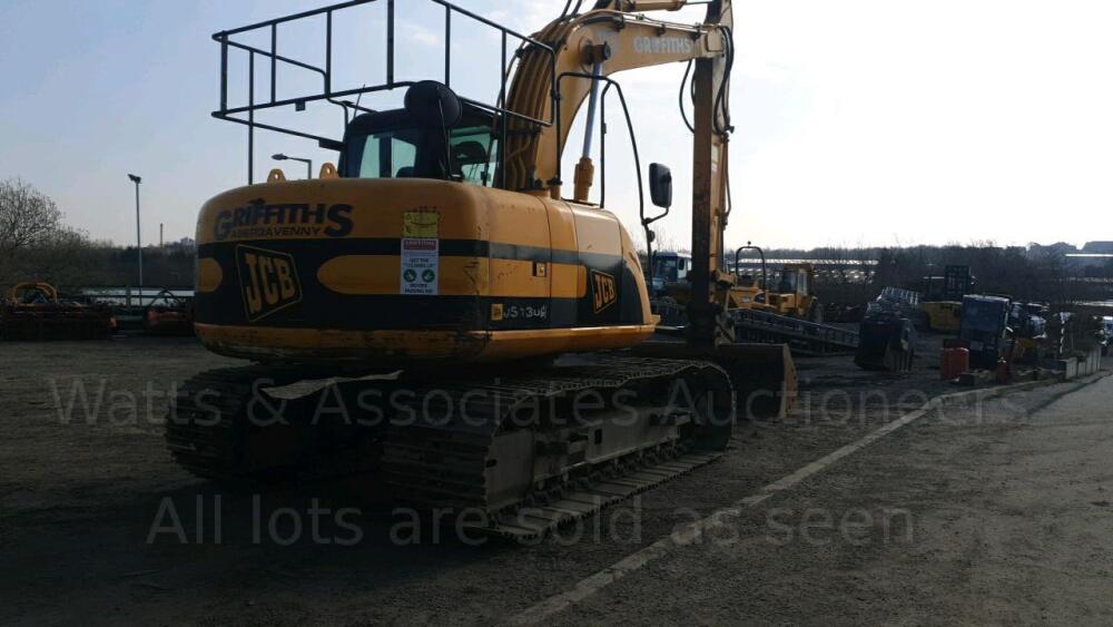 2004 JCB JS130 steel tracked excavator (s/n E1058548) with bucket ...