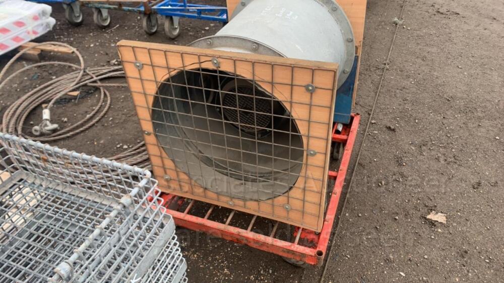 BAHCO 3-phase inline extraction fan | Day 3 Carlton Timed Sale ...