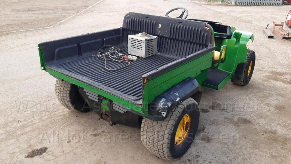 JOHN DEERE GATOR 4x2 electric utility vehicle c/w charger | Day 1 ...