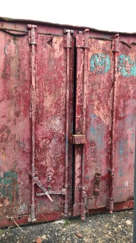 20ft shipping container (red) | Day 1 Carlton LIVE SALE (internet ...