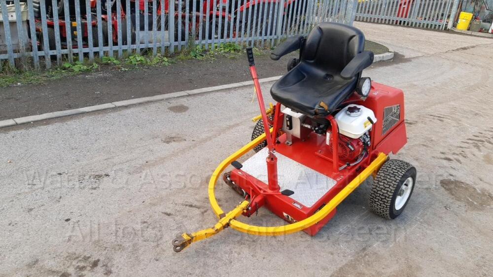 TRU TURF RS48-11 greens roller c/w spiker & transport kit (s/n R14059 ...