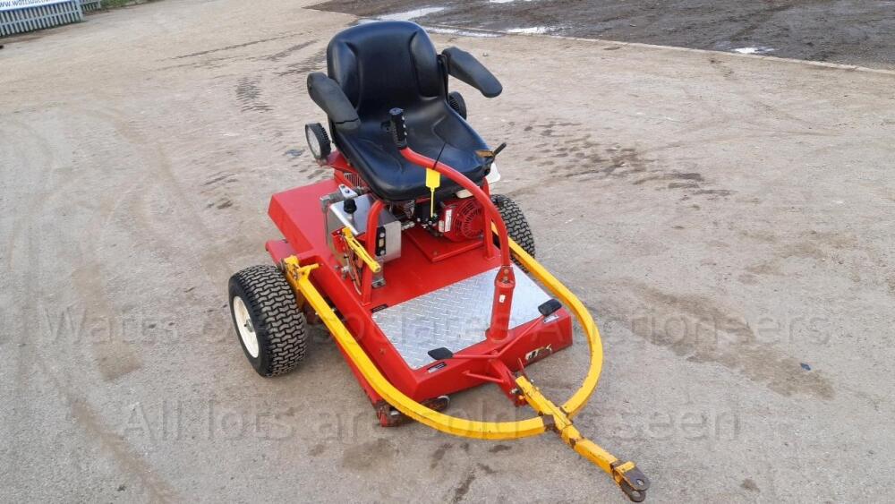 TRU TURF RS48-11 greens roller c/w spiker & transport kit (s/n R14059 ...