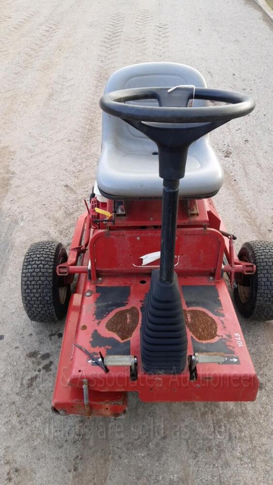2014 TORO GREENSPRO 1240 petrol driven greens roller c/w transport kit ...