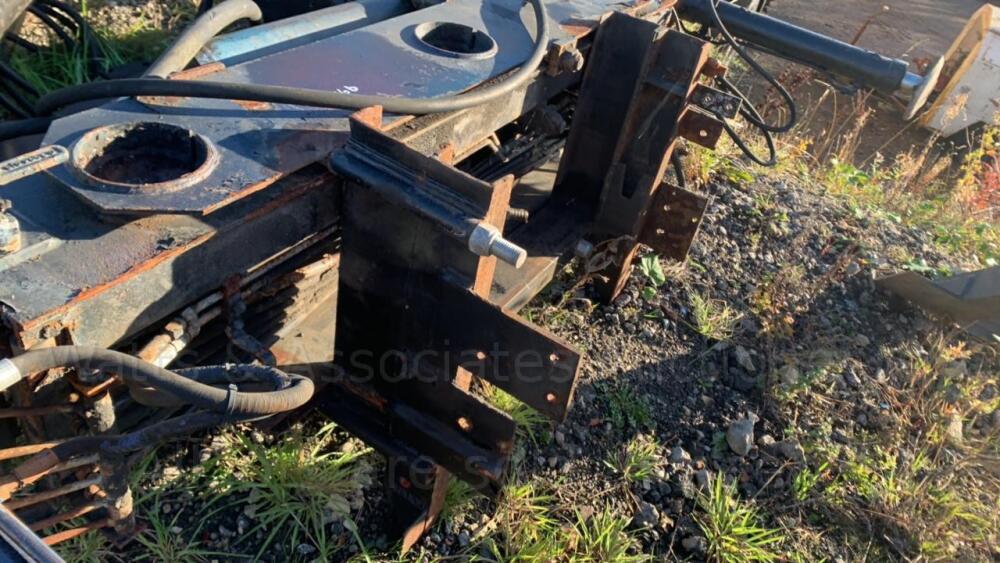 045 hiab crane | Day 3 Carlton Timed Sale (Attachments, Builders ...