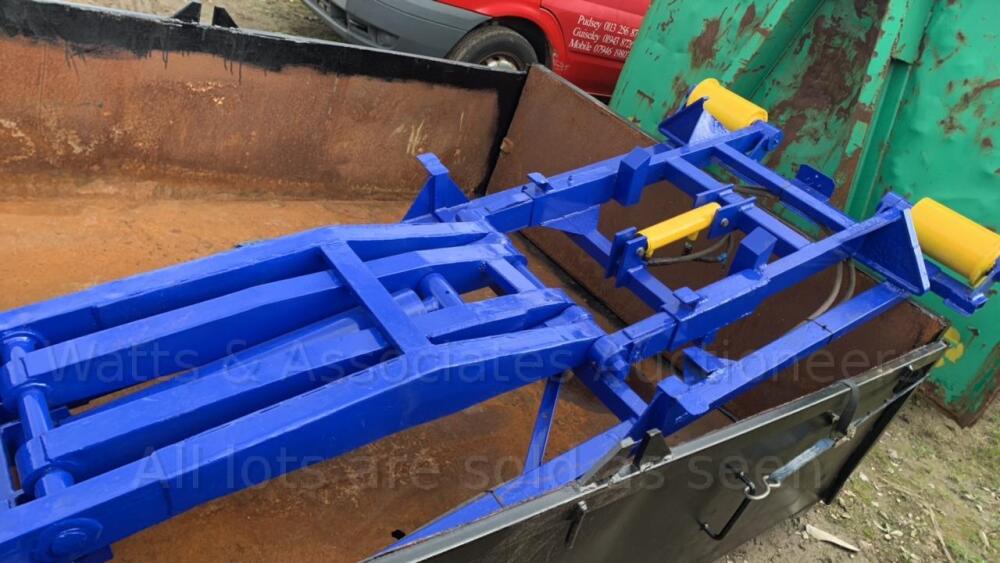 Link tip hook loader to suit TRANSIT/IVECO | Day 1 Carlton LIVE SALE ...