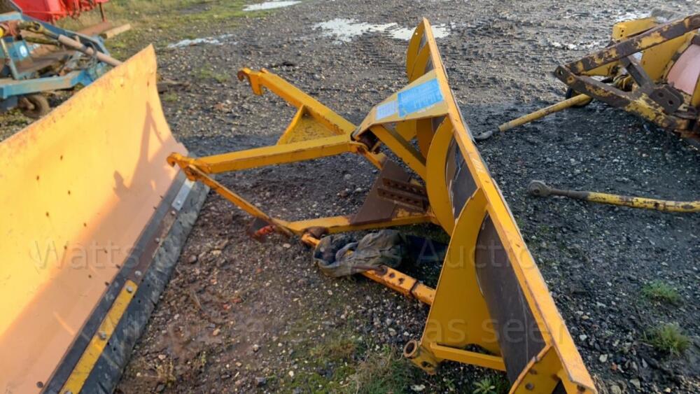 ECON 10ft plastic snow plough blade | Day 1 Carlton LIVE SALE (internet ...