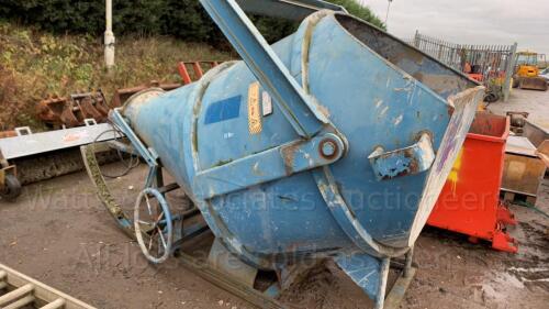 CONQUIP concrete crane skip (2000 litres capacity) | Day 3 Carlton ...