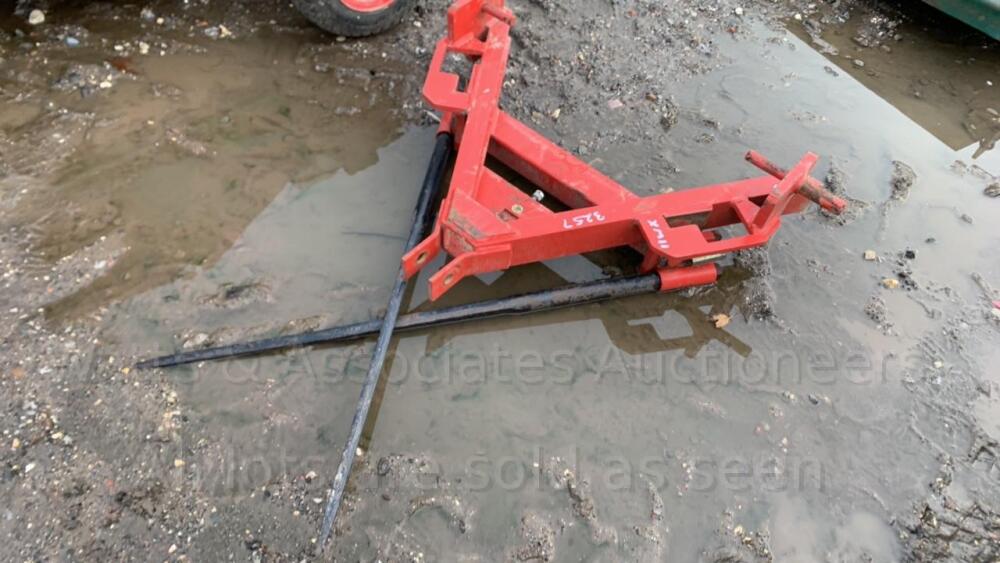 Front/rear folding double bale spike (to suit compact tractor) | Day 1 ...