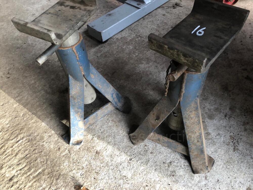2 x axle stands | Complete dispersal by timed auction on behalf of ...