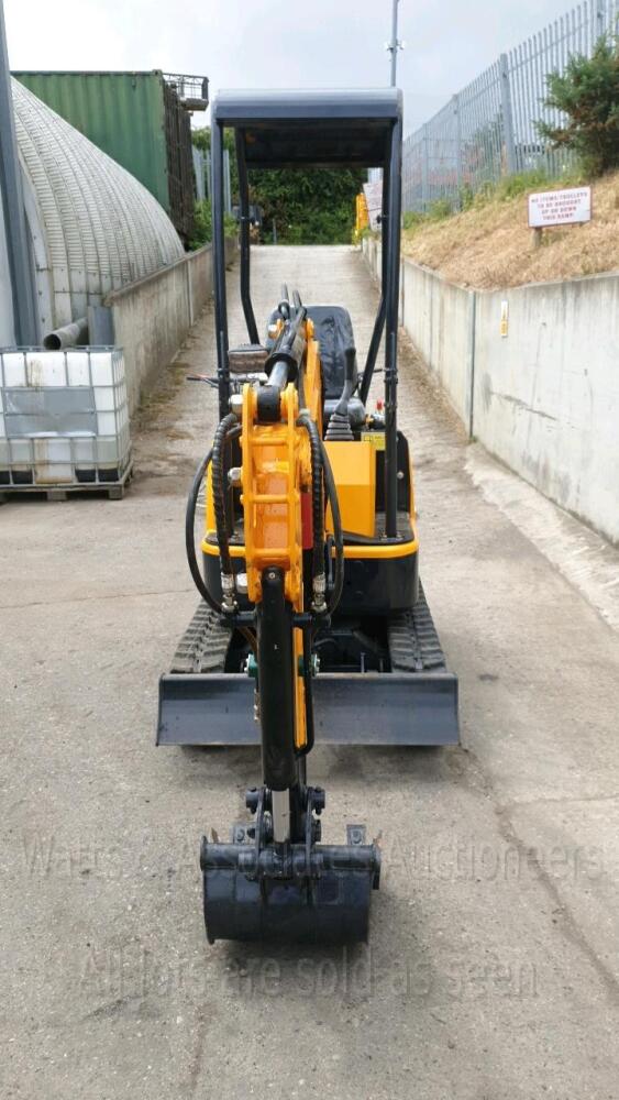 2022 LM10 rubber tracked excavator with bucket, blade & piped (unused ...