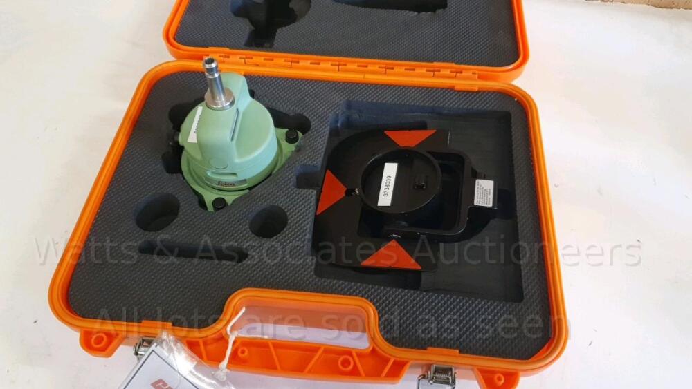 LEICA prism level c/w case | Day 2 Carlton Timed Sale (Main building ...