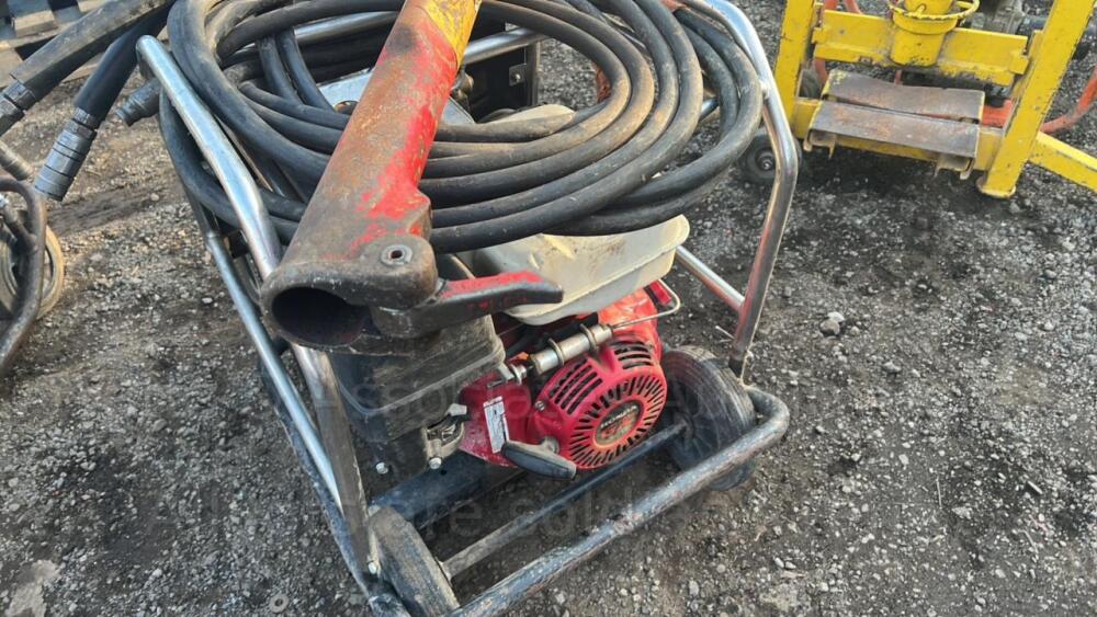 JCB BEAVER petrol hydraulic power pack c/w breaker & hose | Day 3 ...