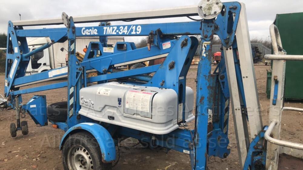 GENIE TMZ 34/19 fast tow battery powered cherry picker | Day 1 Carlton ...