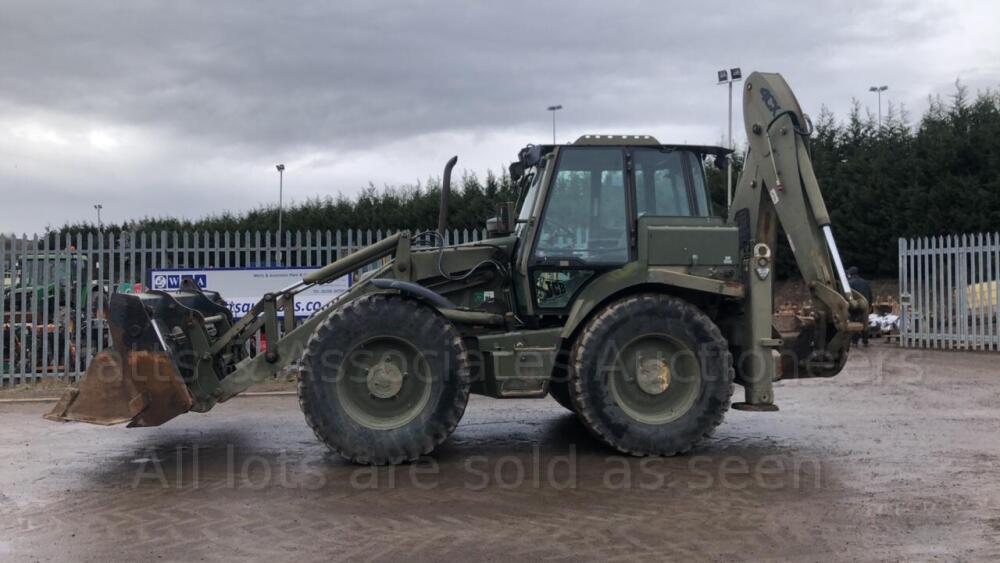 JCB 4CX military spec backhoe loader (SE52 LDF) with quick release 4in1 ...
