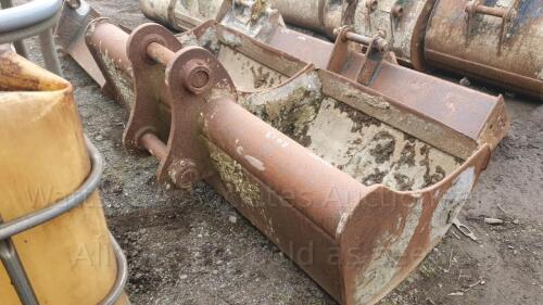 70'' ditching bucket (65mm pins) | Day 3 Carlton Timed Sale ...