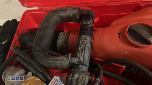 HILTI TE700 AVR 110v breaker c/w case | Day 2 Carlton Timed Sale (Main ...