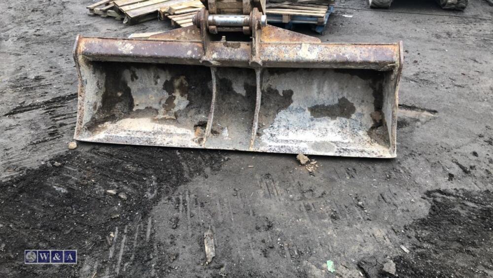 1998 JCB JS200 20t tracked excavator (E0705819) with bucket, blade ...