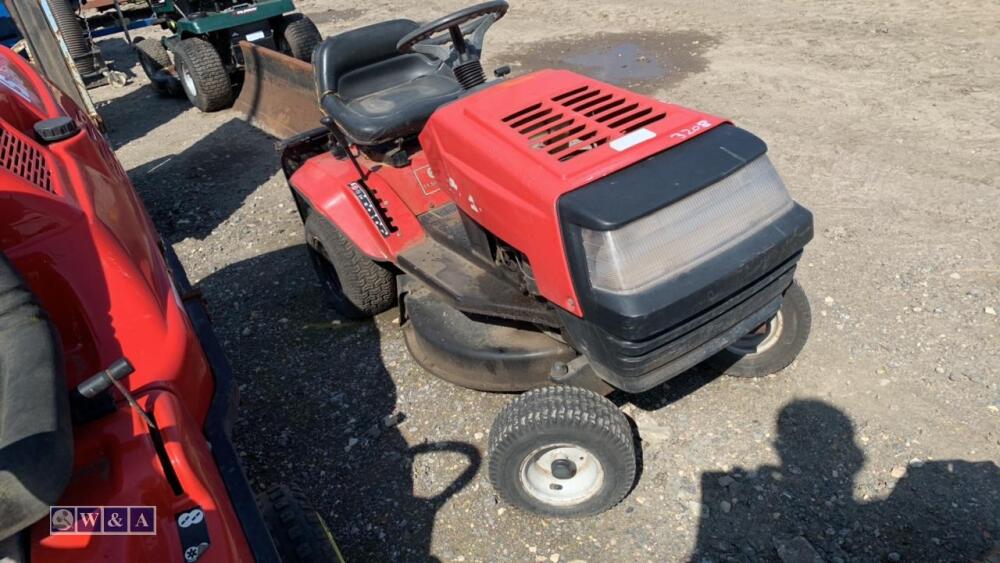 LAWNFLITE 604 petrol ride on mower | Day 1 Carlton LIVE SALE (internet ...