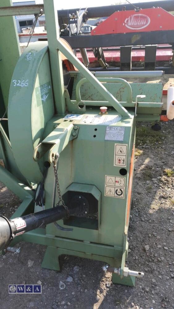 2012 METAL AGRICOLA DISCO 700 PTO driven log saw & stock piler (s/n ...