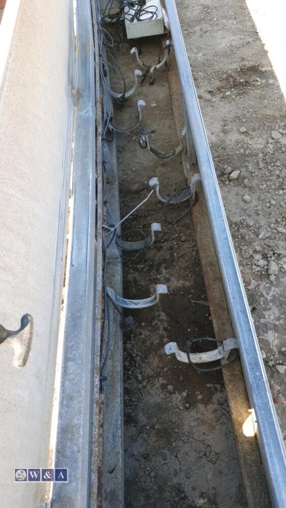 3-point linkage metal transport box with internal hooks (no floor ...