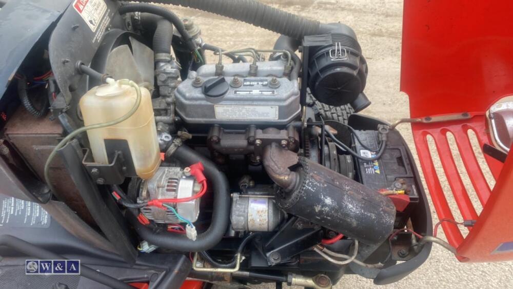 SIMPLICITY LEGACY 24.5hp diesel ride on mower c/w DAIHATSU engine, 2 ...