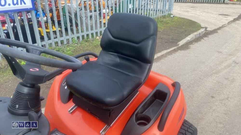 SIMPLICITY LEGACY 24.5hp diesel ride on mower c/w DAIHATSU engine, 2 ...