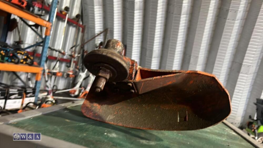 STIHL FS86 petrol strimmer | Day 3 Carlton Timed Sale (Attachments ...