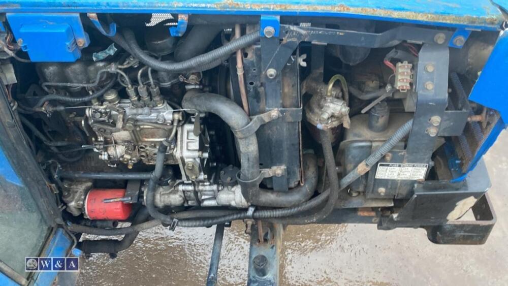 ISEKI 530 4wd tractor c/w PUH, 2 x spool valves, manual shuttle (s/n ...