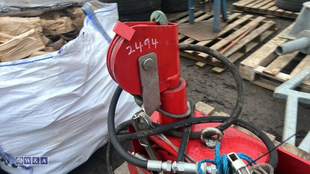 FARMI EV300 hydraulic winch | Day 3 Carlton Timed Sale (Attachments ...