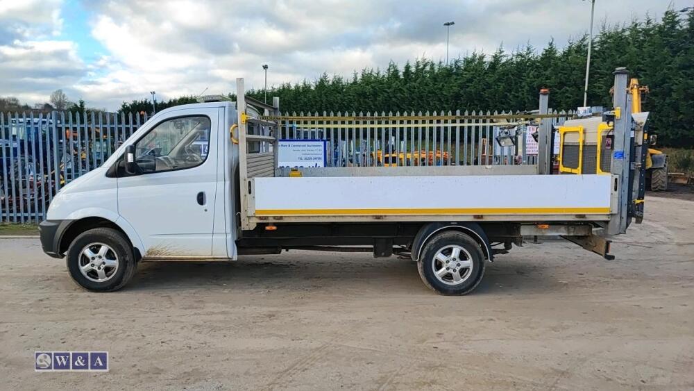 2020 LDV 6-speed manual dropside pick-up c/w rear tail lift (NX20 UJZ ...