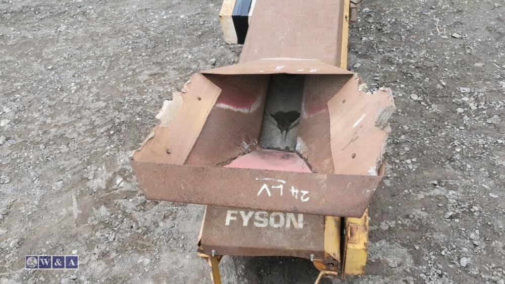 FYSON 26ft rubber belted conveyor c/w wheels & 3 phase motor | Day 3 ...