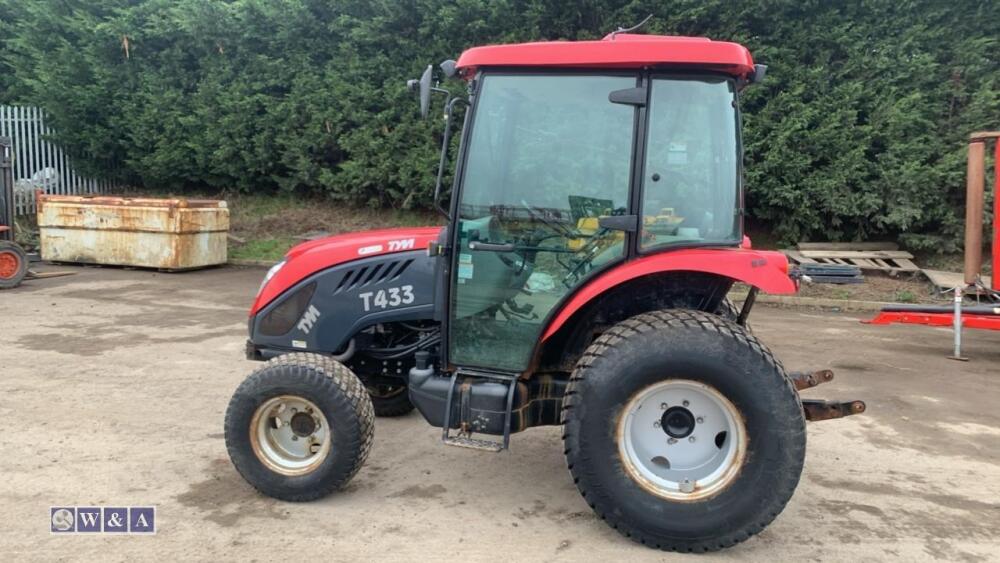 2018 TYM T433 43hp 4wd tractor, manual shuttle, 2 spool valves, 3 point ...