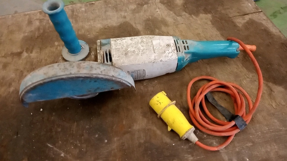 WOLF 9'' 110v angle grinder | Day 2 Carlton Timed Sale *Ending from 9 ...