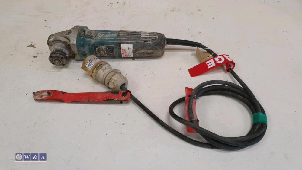 MAKITA GA5040C 110v angle grinder | Day 2 Carlton Timed Sale (Main ...