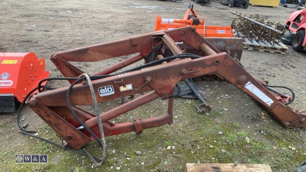 QUICKE ALO loader c/w muck fork & brackets (to fit Case 1390) | Day 1 ...
